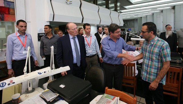 MINISTER OF SCIENCE OFIR AKUNIS VISITS THE IDE - Israeli Diamond Industry