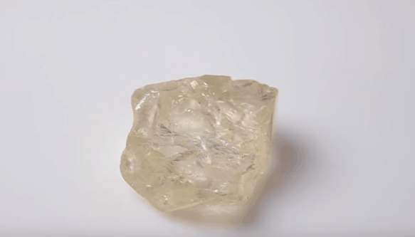 SMITHSONIAN TO DISPLAY THE 187-CARAT FOXFIRE DIAMOND