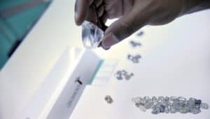 MAN TRIED TO SMUGGLE $300K WORTH OF DIAMONDS THROUGH AIRPORT - Israeli ...