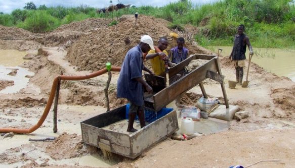 A Review of Artisanal Diamond Mining in Africa - Israeli Diamond Industry